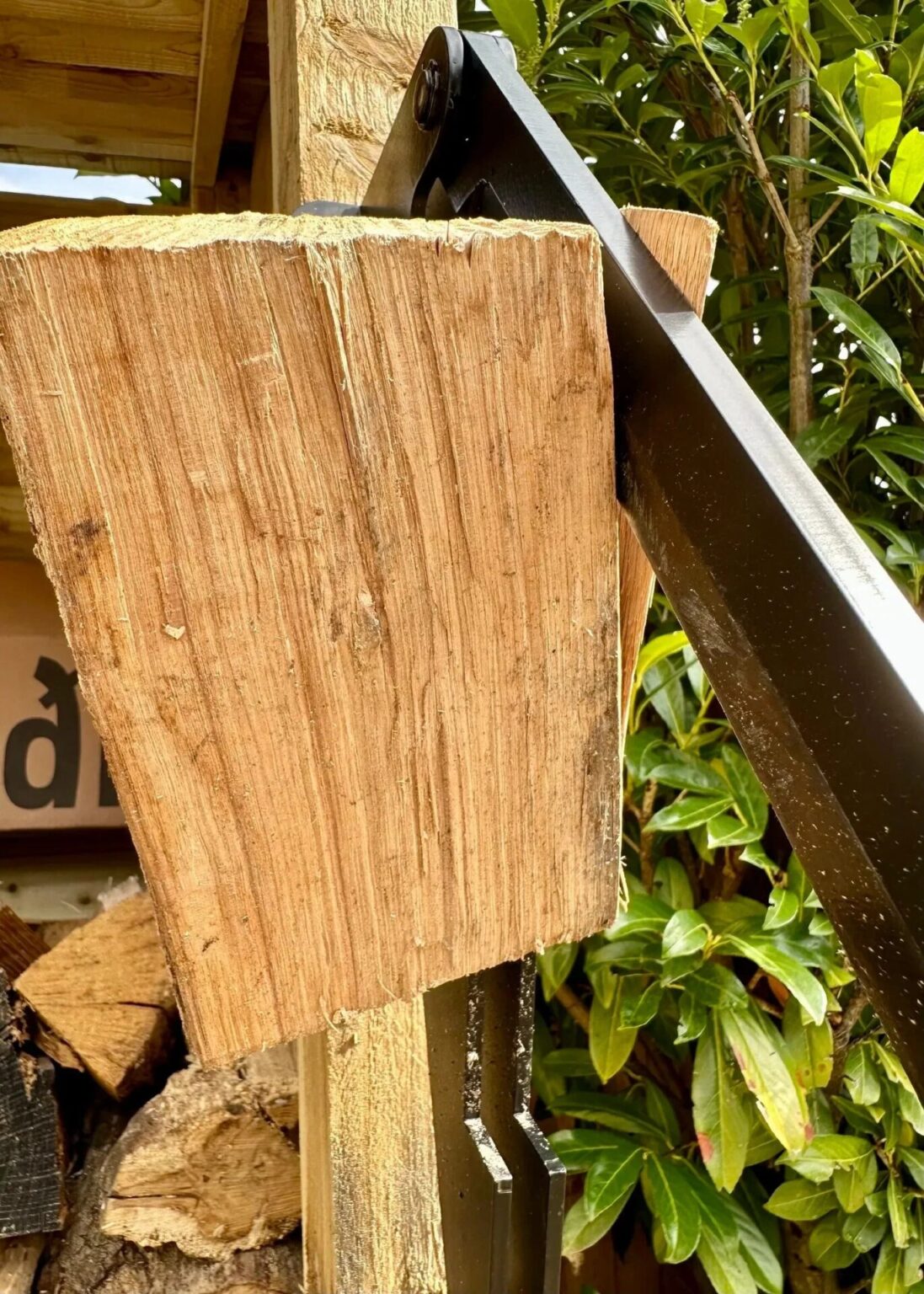 LogMaster™ Wall-Mounted Log Splitter - Optimal Houses